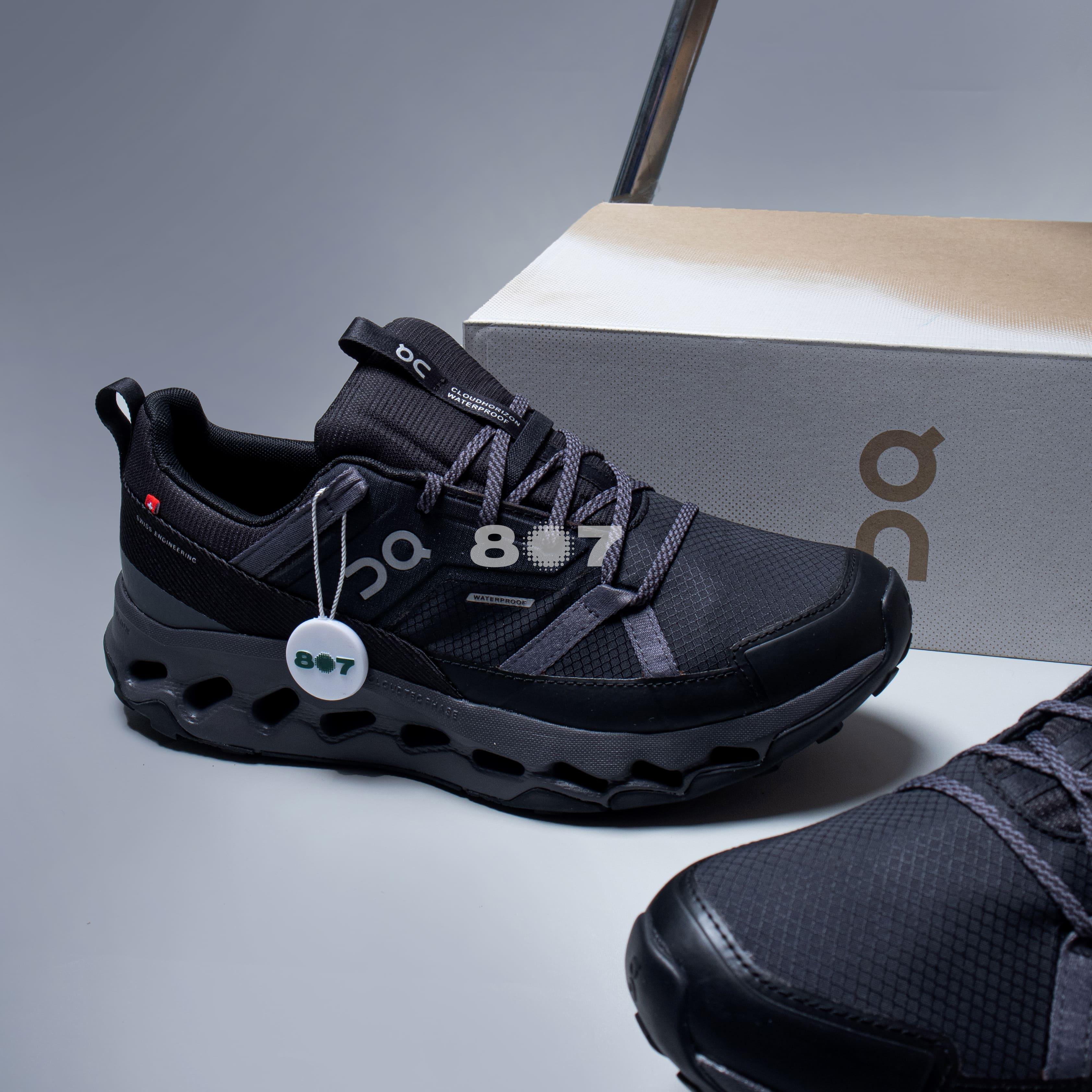 ON Cloudhorizon Waterproof Black Eclipse - 807GARAGE